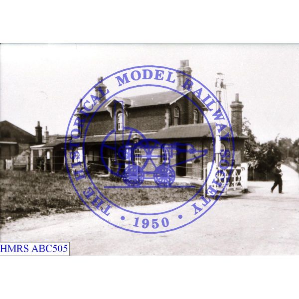 [ABC505] Ditchingham station rail frontage from road, levXing gate ...