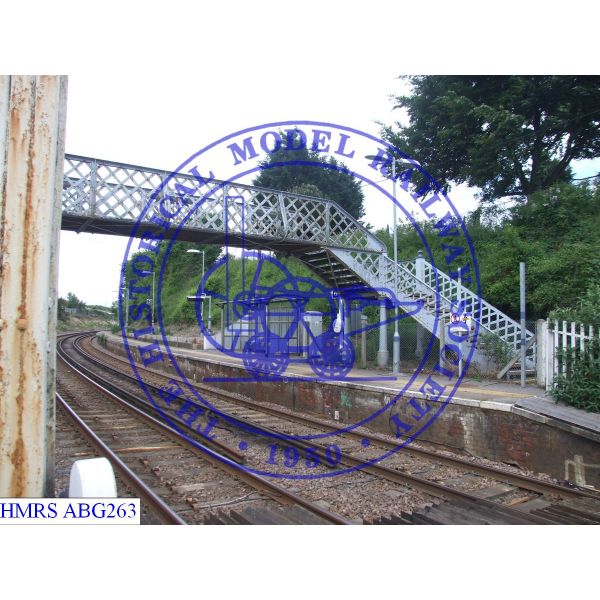 [ABG263] East Farleigh Station. Platform 2 full length as seen from ...