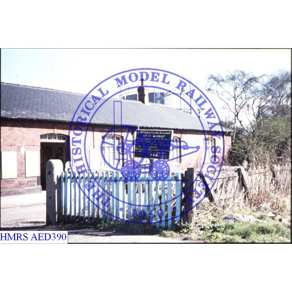 [AED390] Cross Gates station buildings E section from Station Road entrance